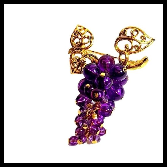 Avon | Jewelry | Vintage Avon Signed Gold Tone Purple Beaded Grape ...